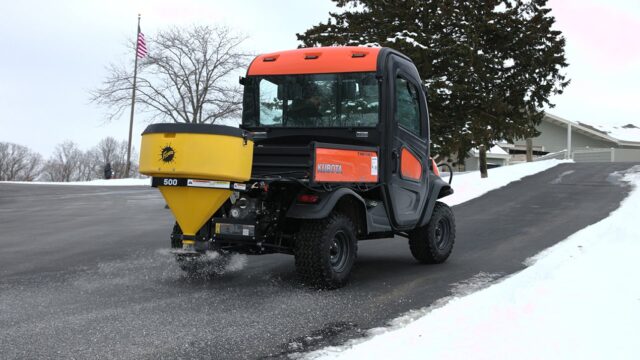 Low Profile 500, 1000 & 2500 Tailgate Spreaders | FISHER®