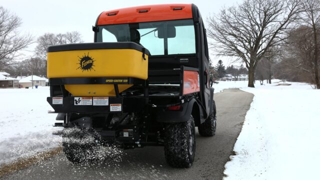 SPEED-CASTER™ 525 UTV Tailgate Spreader | FISHER®