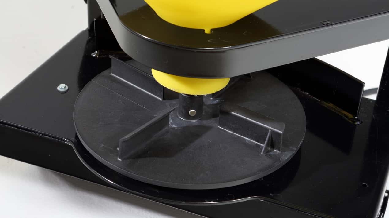 QUICK-CASTER™ 300W Wireless Electric Spreader | FISHER®