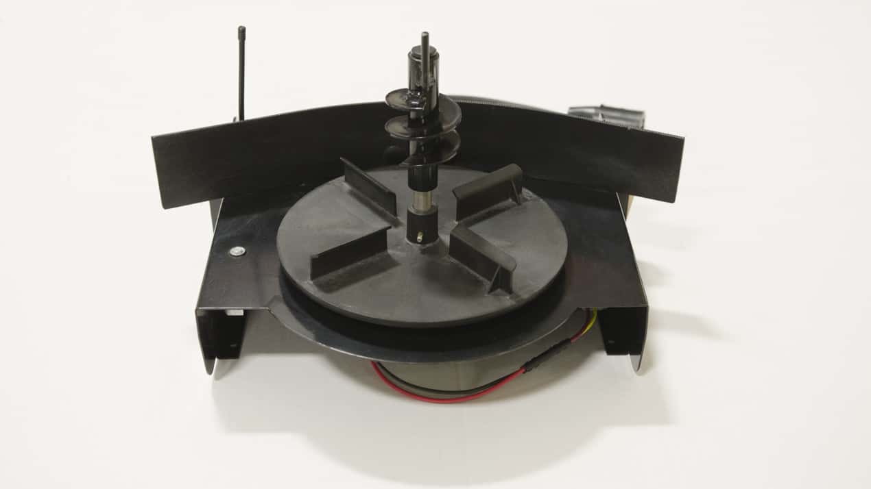 QUICK-CASTER™ 300W Wireless Electric Spreader | FISHER®