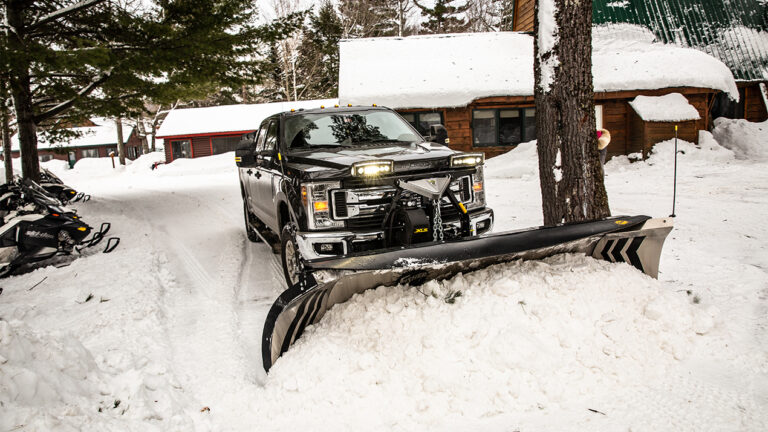 XLS™ Winged Plow | Independent Plow Wing Control | FISHER®