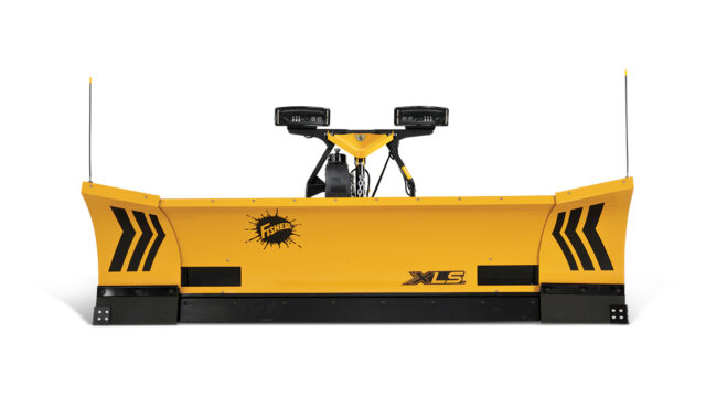 XLS™ Winged Plow | Independent Plow Wing Control | FISHER®