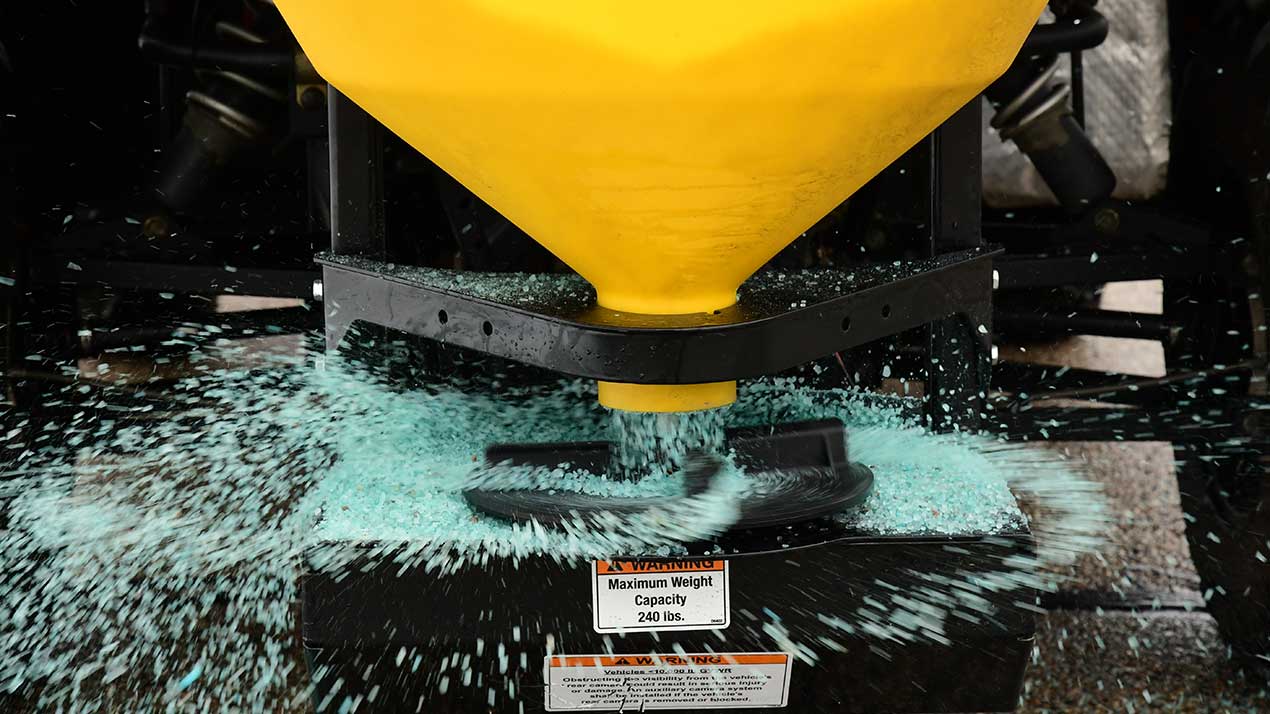 QUICK-CASTER™ 300 & 300G Tailgate Spreader | FISHER®