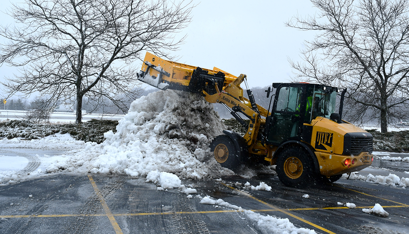 Wheel Loaders & Backhoe Snowplows | FISHER®