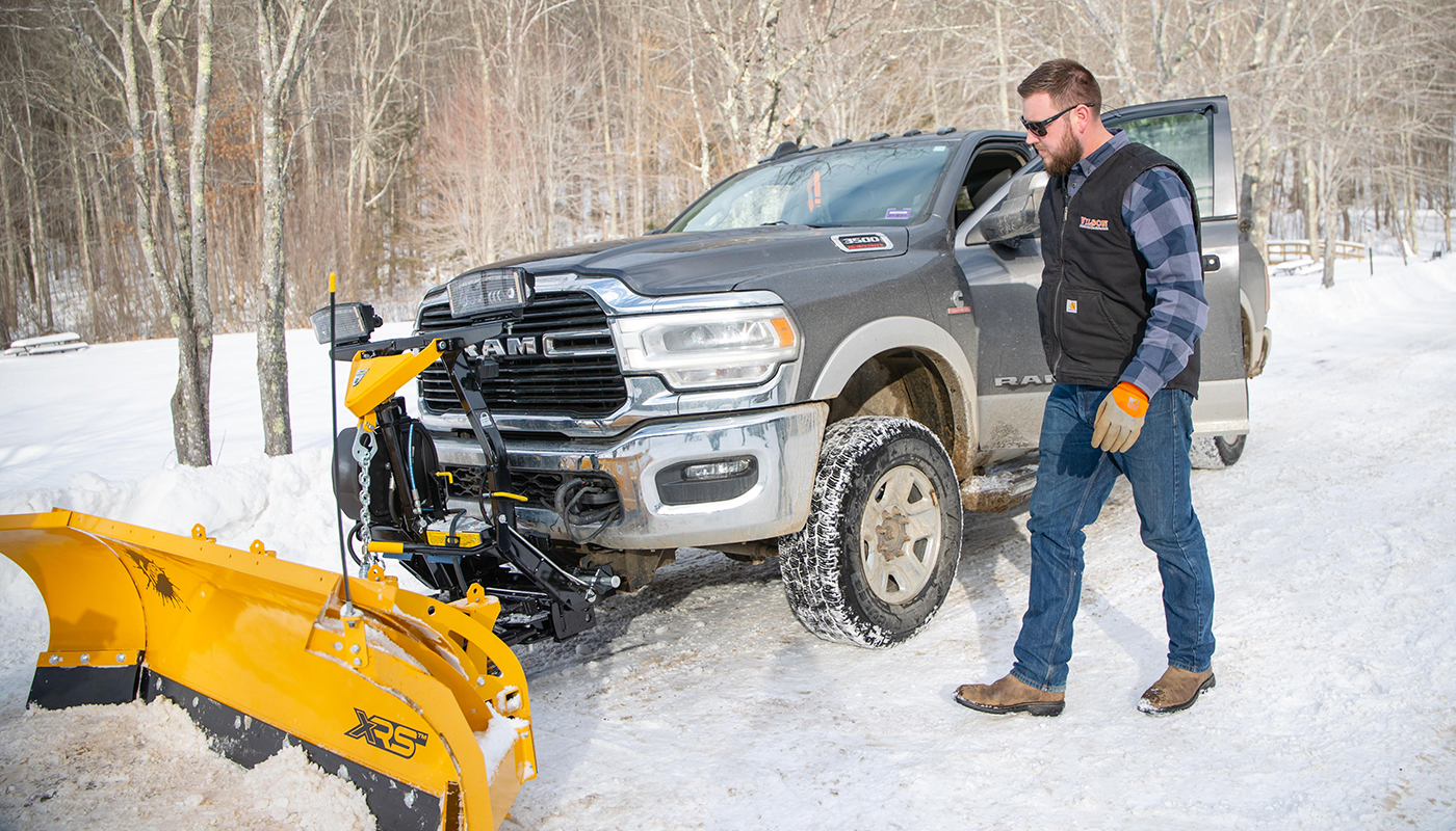 XRS™ Winged Snow Plow for Skid-Steers | FISHER®