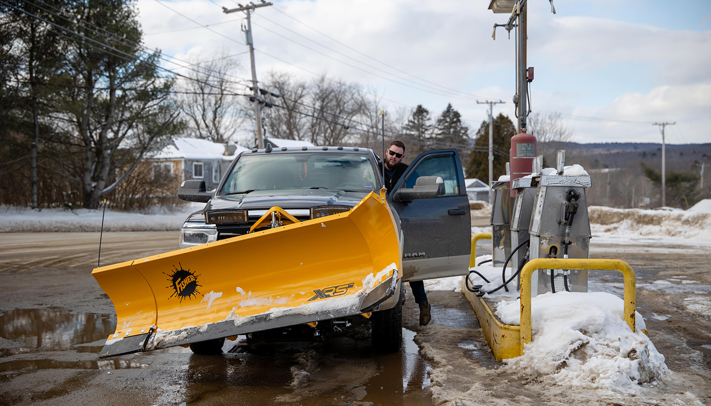 XRS™ Winged Snow Plow for Skid-Steers | FISHER®